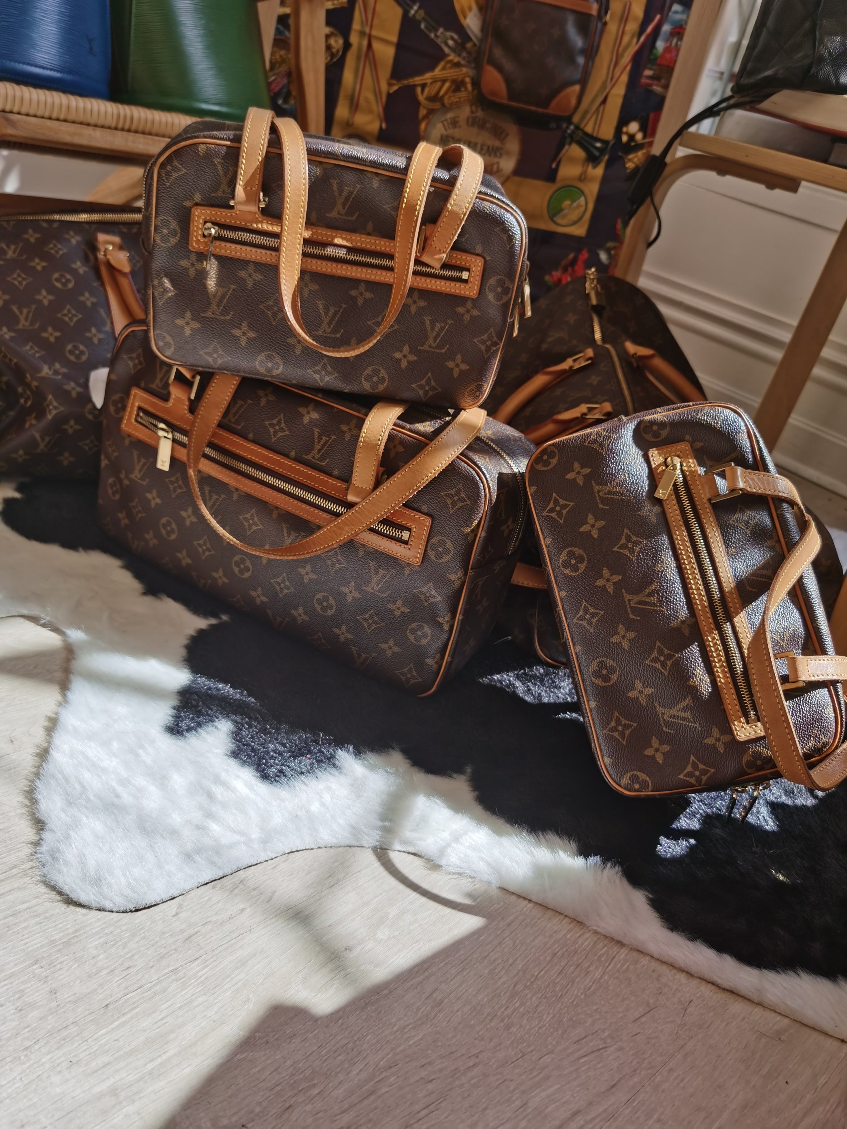 Louis Vuitton Must Have – Vintage Muse Adelaide
